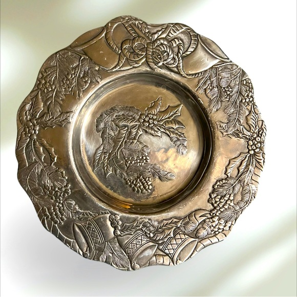 Arthur Court | Dining | Vintage 991 Arthur Court Christmas Holly Bells ...